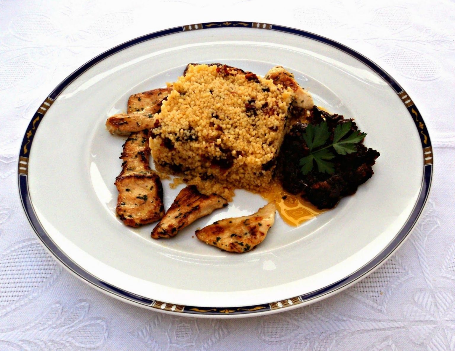Pollo Marinado con Salsa de Tomates Secos - Olor a hierbabuena