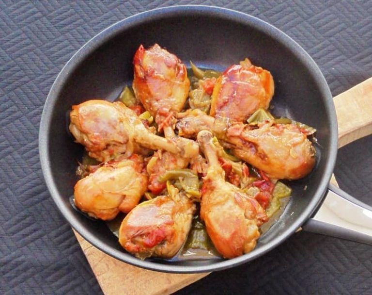 Pollo encebollado o pollo con verduras - Olor a hierbabuena