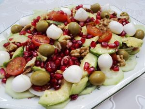 Ensalada completa con granada y nueces - Olor a hierbabuena